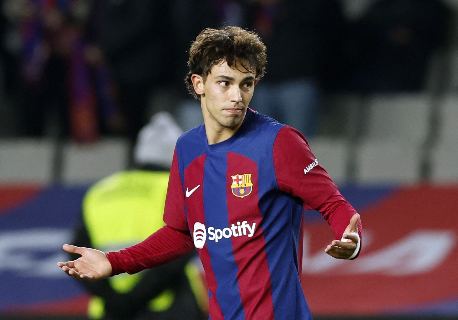 Barcelona anuncia saídas de João Félix, João Cancelo e Marcos Alonso | Ge