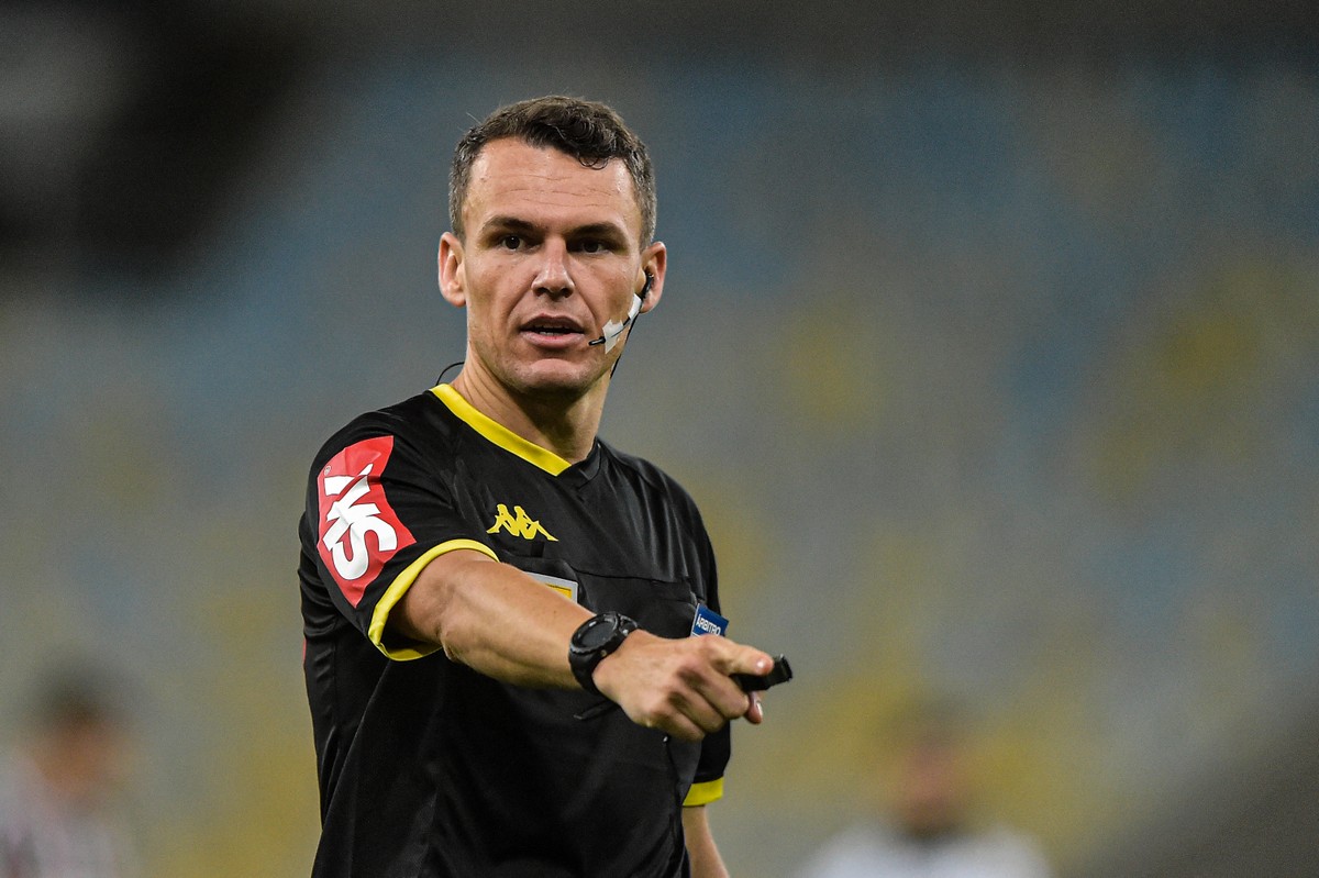 Com árbitro FIFA e VAR de fora do estado, FPF divulga arbitragem do Re ...
