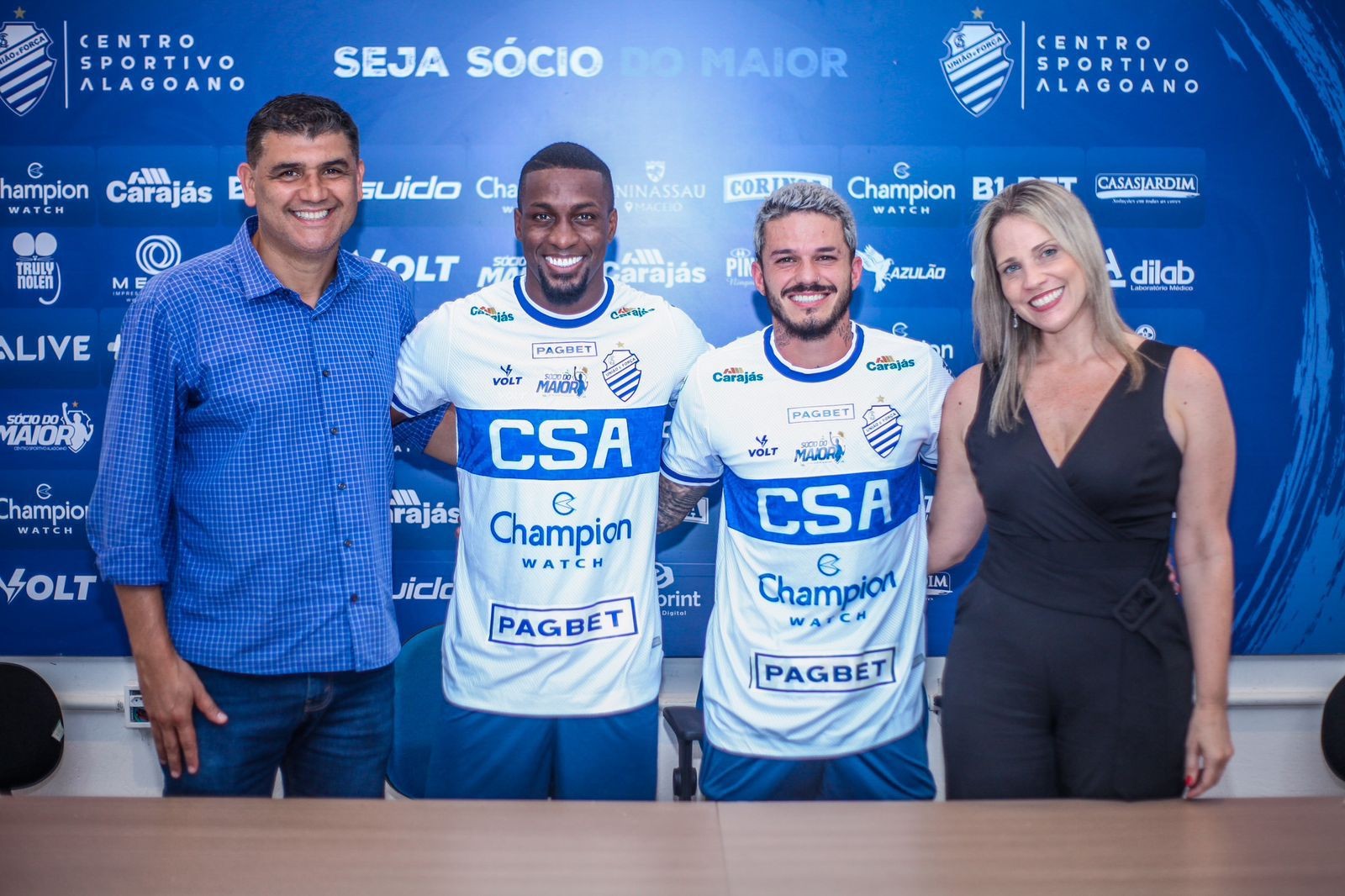 CSA apresenta volante William Oliveira e atacante Jean Carlo