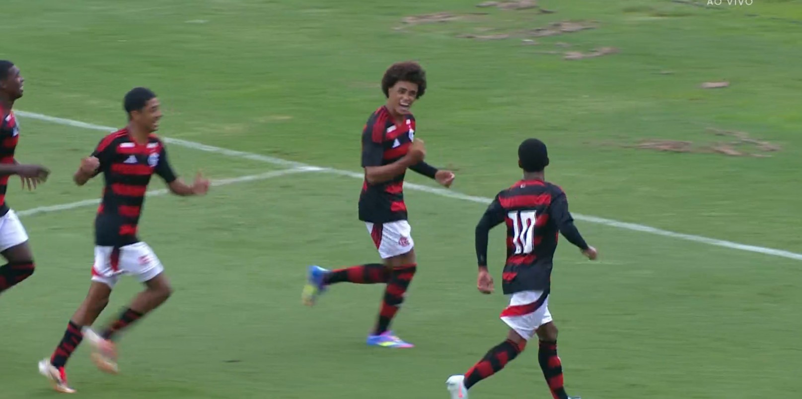 No radar de outros clubes, Ryan Roberto se destaca na base e mira ...