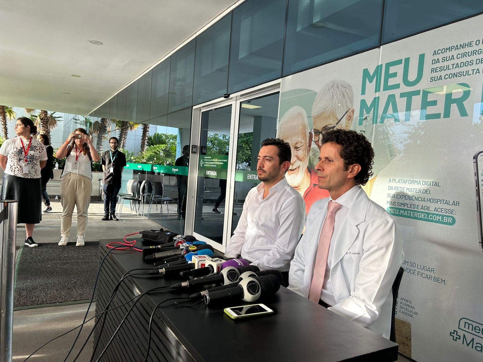 Médico da Seleção, Rodrigo Lasmar diz que cirurgia de Neymar foi um ...