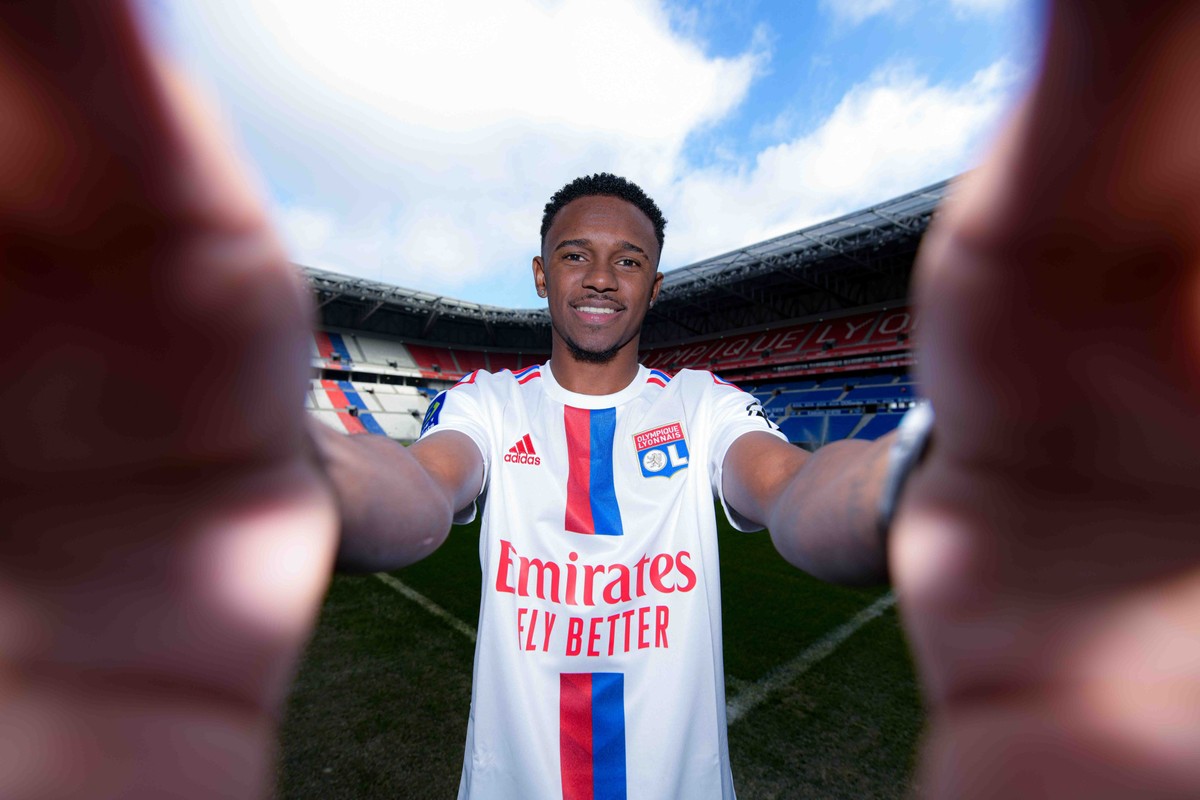 Botafogo tem lucro garantido de 2.100% com a venda de Jeffinho para o Lyon | botafogo | ge