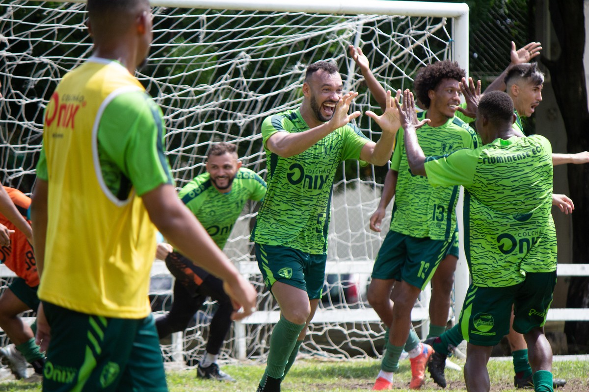 Há um mês sem vencer, Fluminense-PI faz rachão em clima descontraído ...