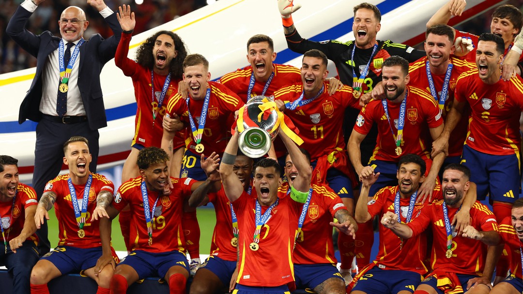 Euro 2024: Holanda convoca Maatsen para o lugar de Frenkie de Jong e ... Euro 2024: Holanda convoca Maatsen para o lugar de Frenkie de Jong e ...