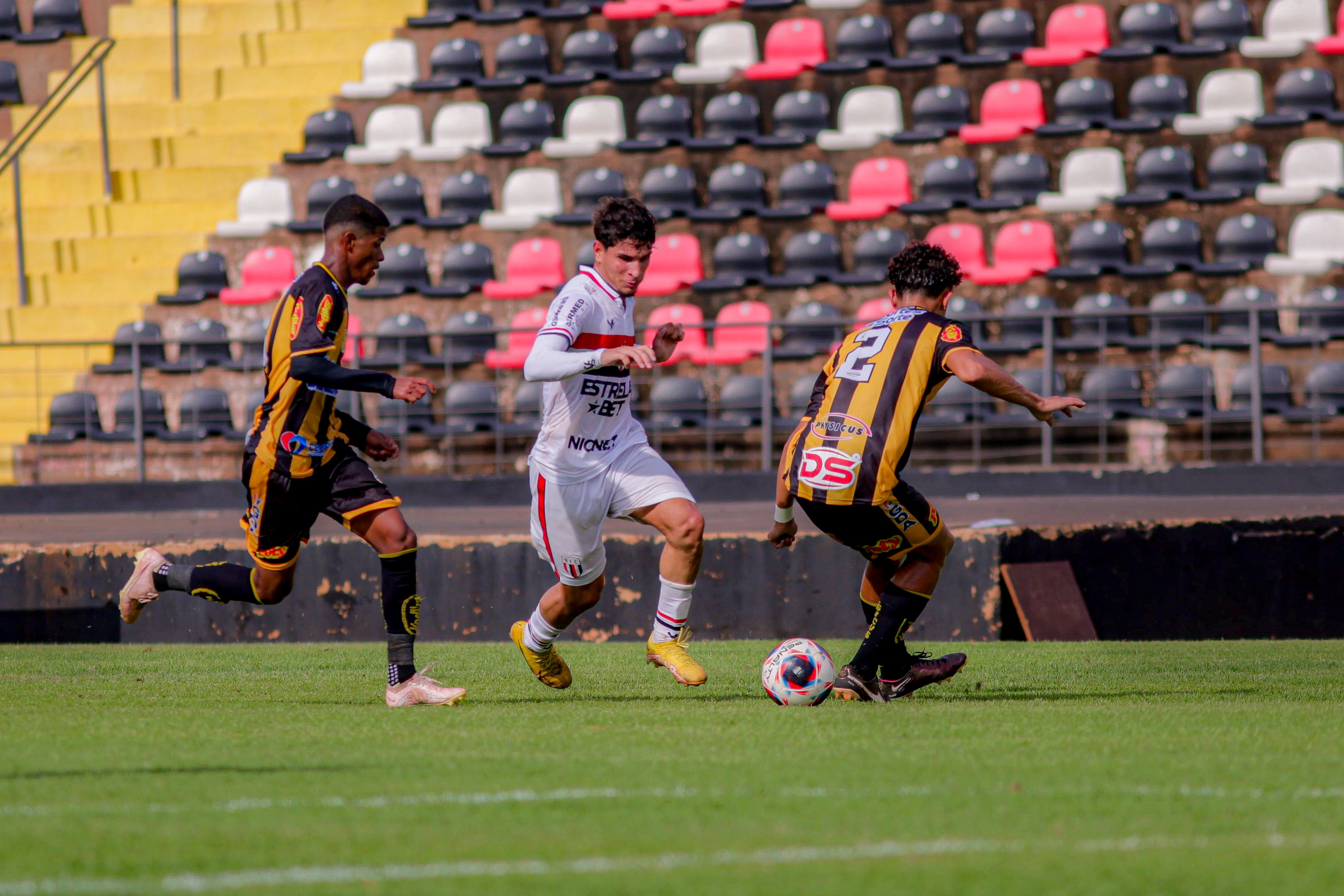 Elenco do Botafogo-SP na Copinha tem 13 jogadores com passagens no ...