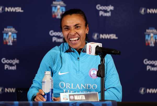 Marta diz que "seria interessante" ganhar primeira edição do prêmio que ...