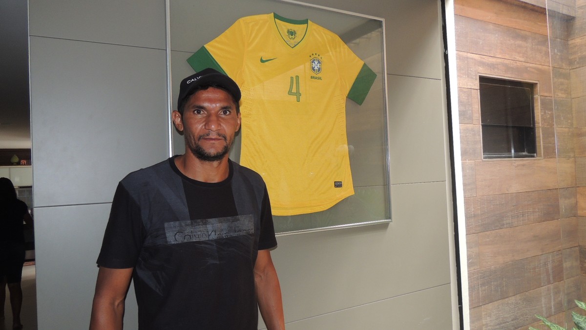 Ex-Santos, Sport e Seleção, Durval confirma aposentadoria aos 39 anos ...