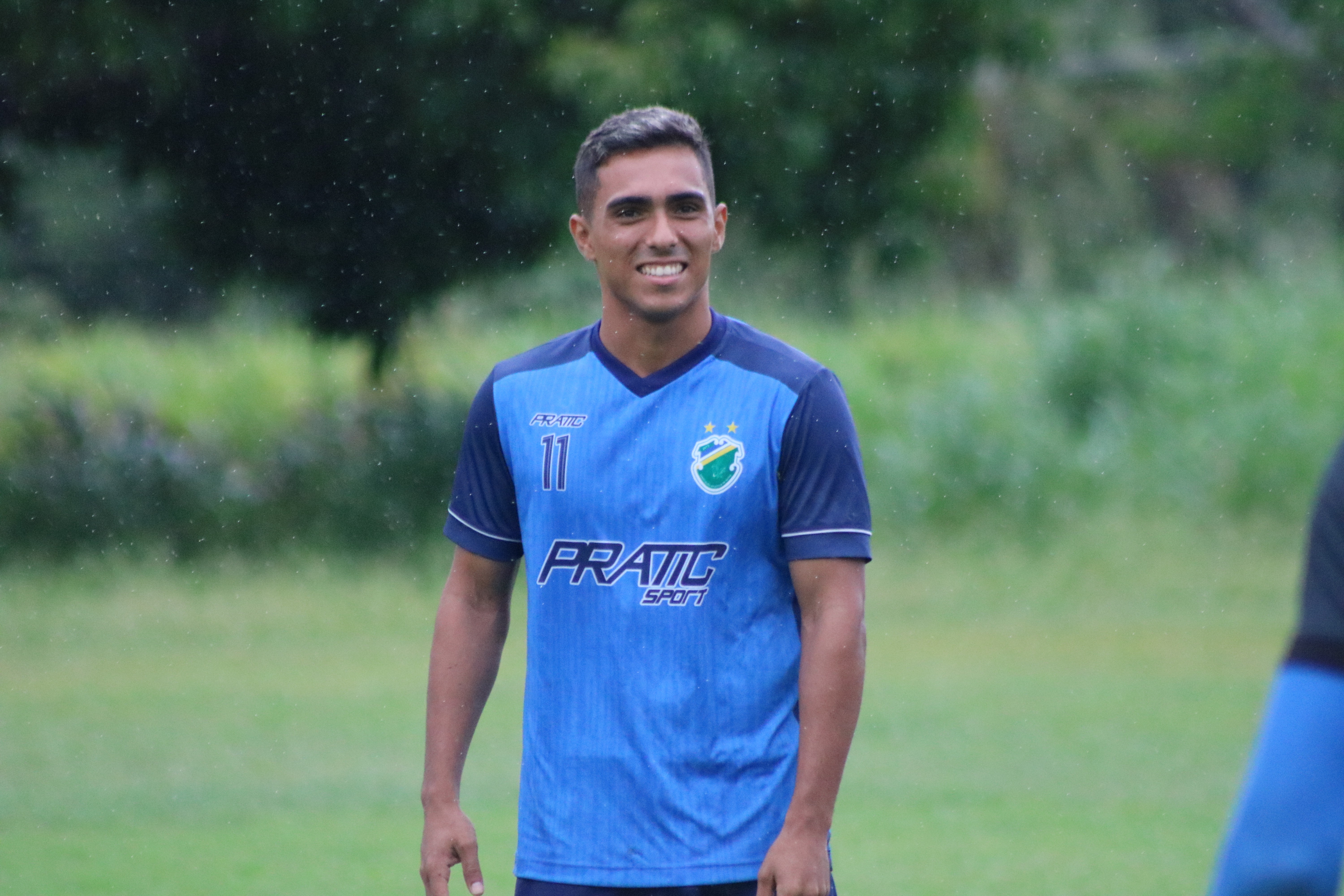 Santa Cruz encaminha acerto com meia Willian Júnior, ex-Gama | Ge