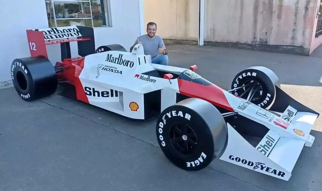 Colecionador cria réplica em tamanho real de McLaren do 1º título ...