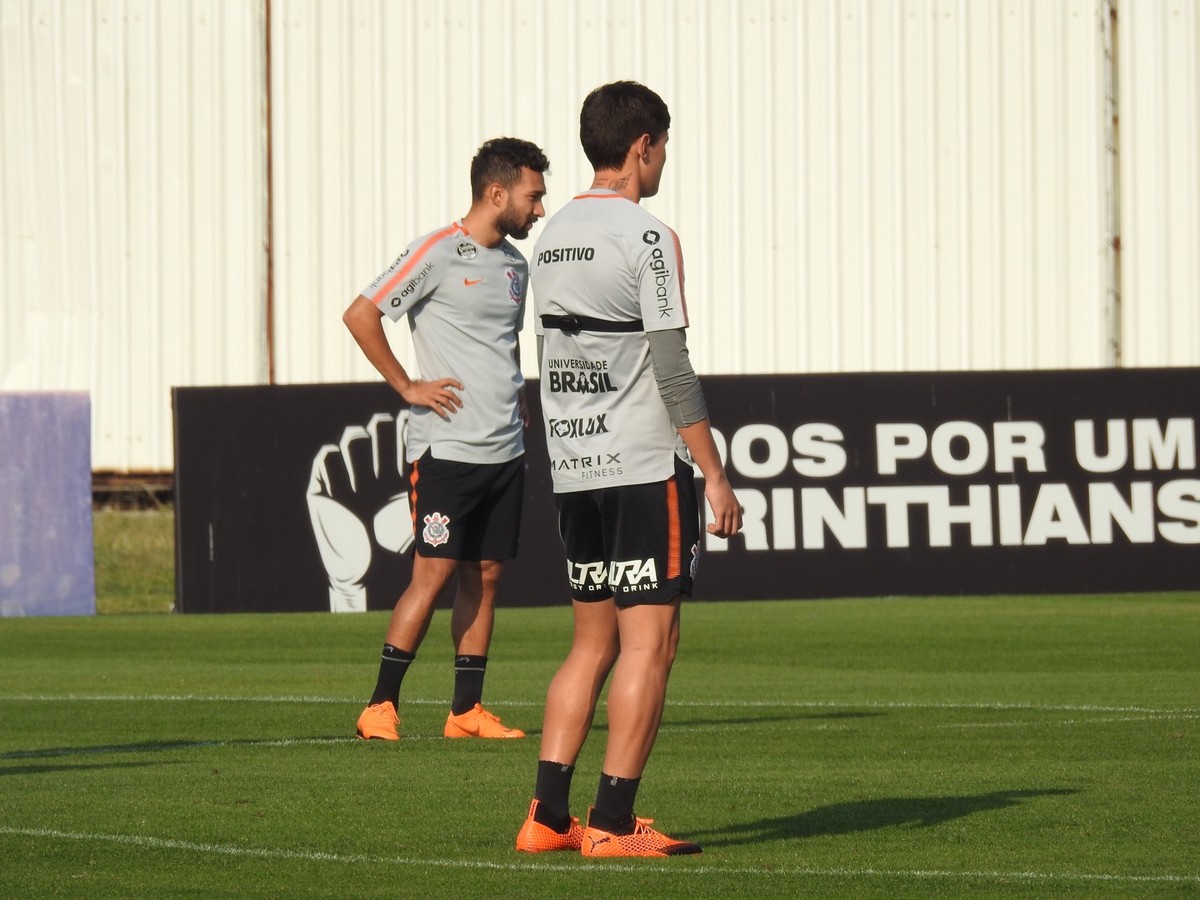Clayson volta a treinar, e Douglas depende de teste final para reforçar ...