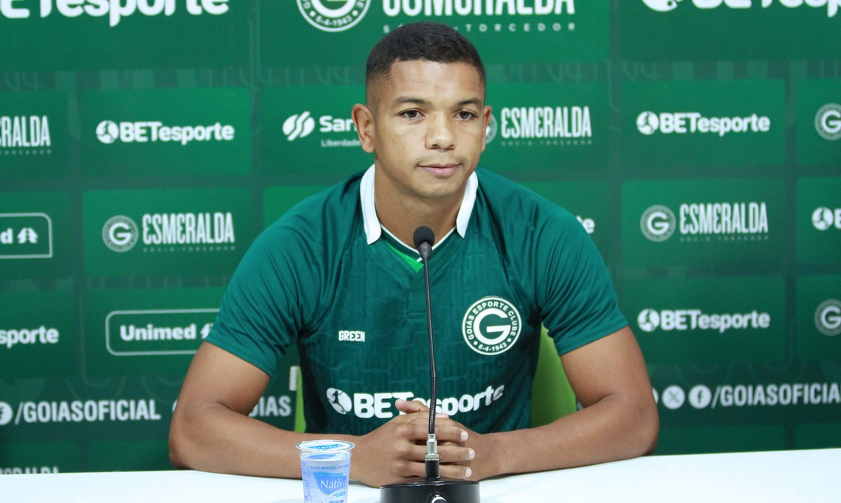 David Braz cita amizade com Lino em sua apresentação no Goiás: "Entendi ...