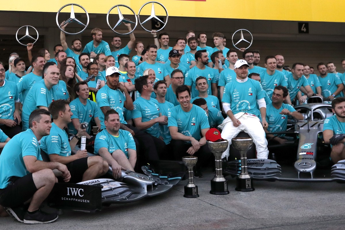 Mercedes é primeira equipe na história da F1 a faturar seis títulos ...