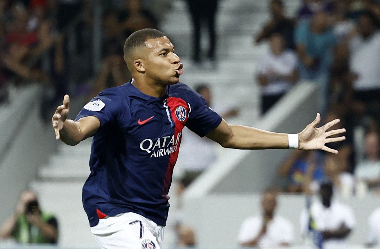 Mbappé volta com gol, mas PSG segue sem vencer no Campeonato Francês | Ge