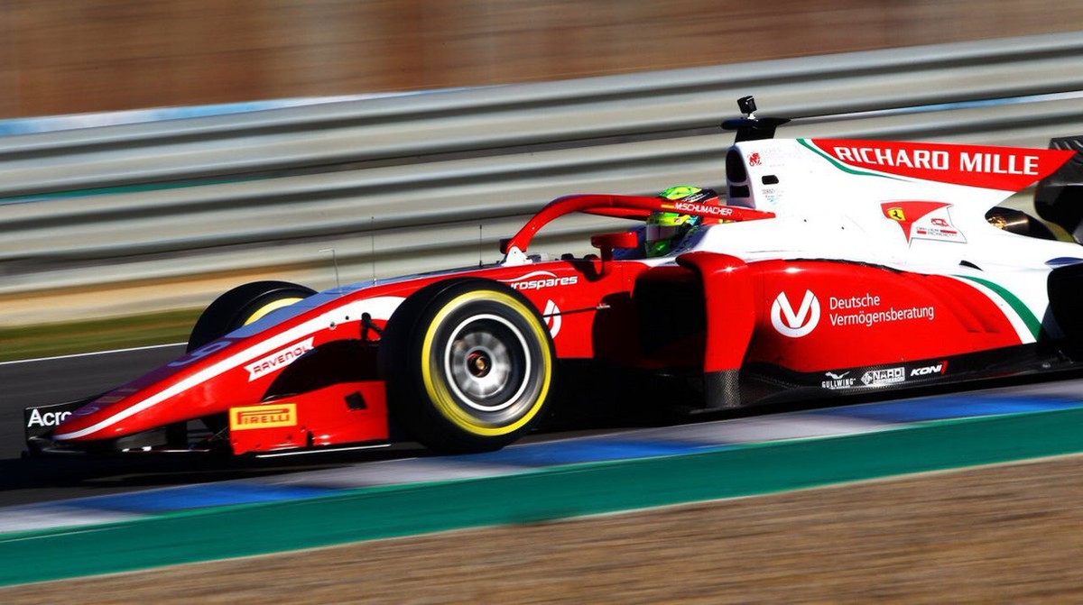 Fim do primeiro treino da F2, em Jerez. Cinco pilotos surgem como ...