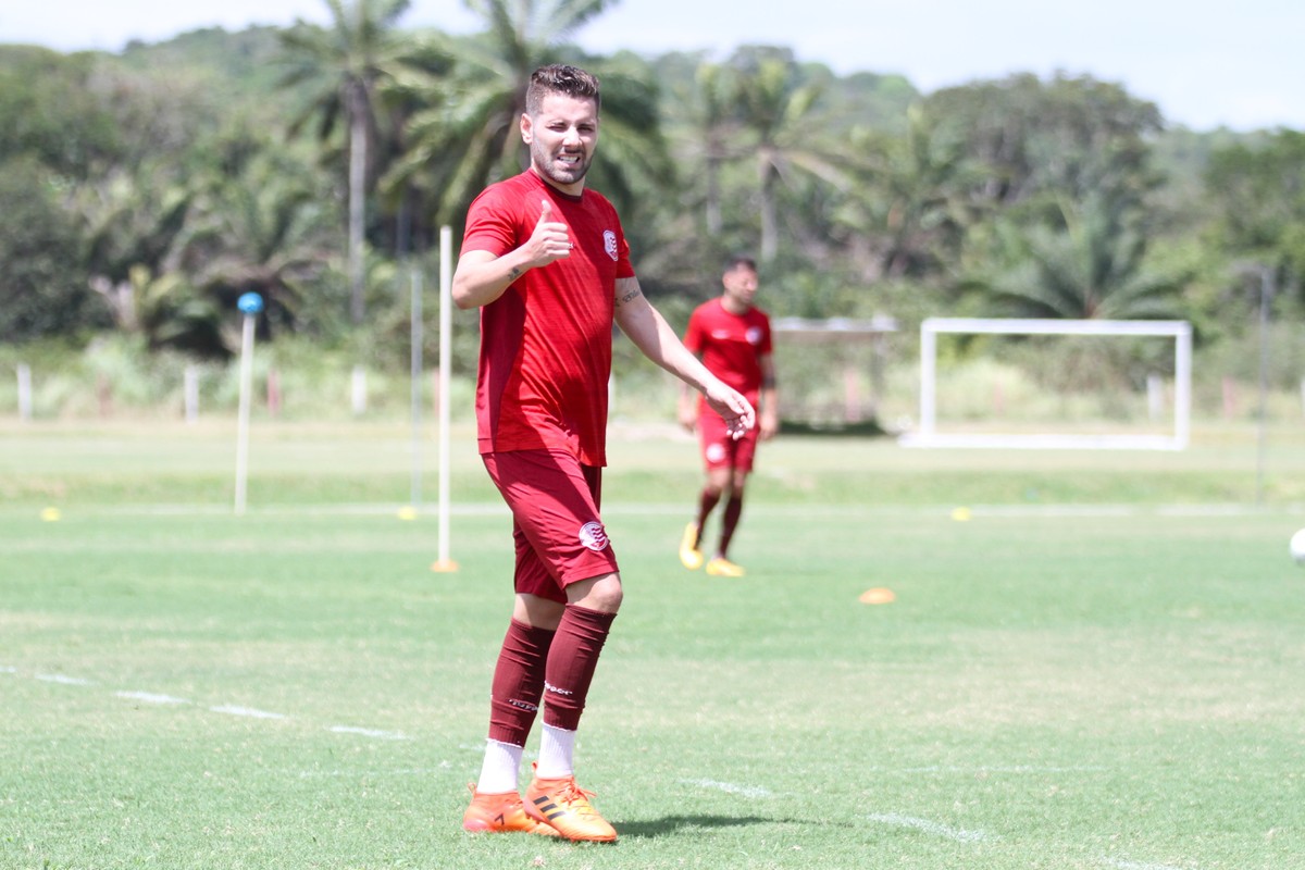 Allan Patrick deixa Náutico e fecha com Caldense; Danrlei vai por ...