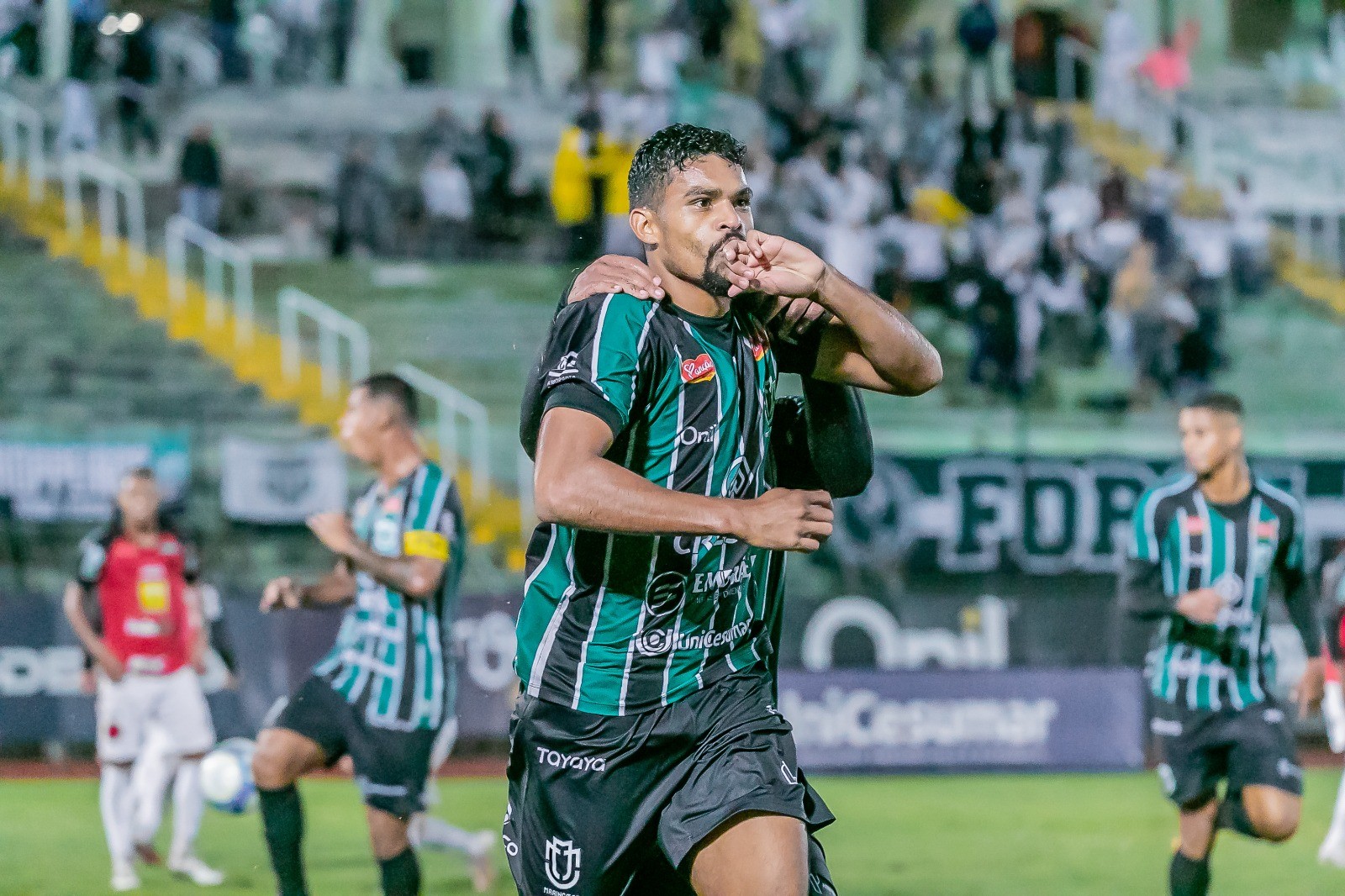 Ronald Carvalho se apresenta ao Ceará e realiza exames | Ge