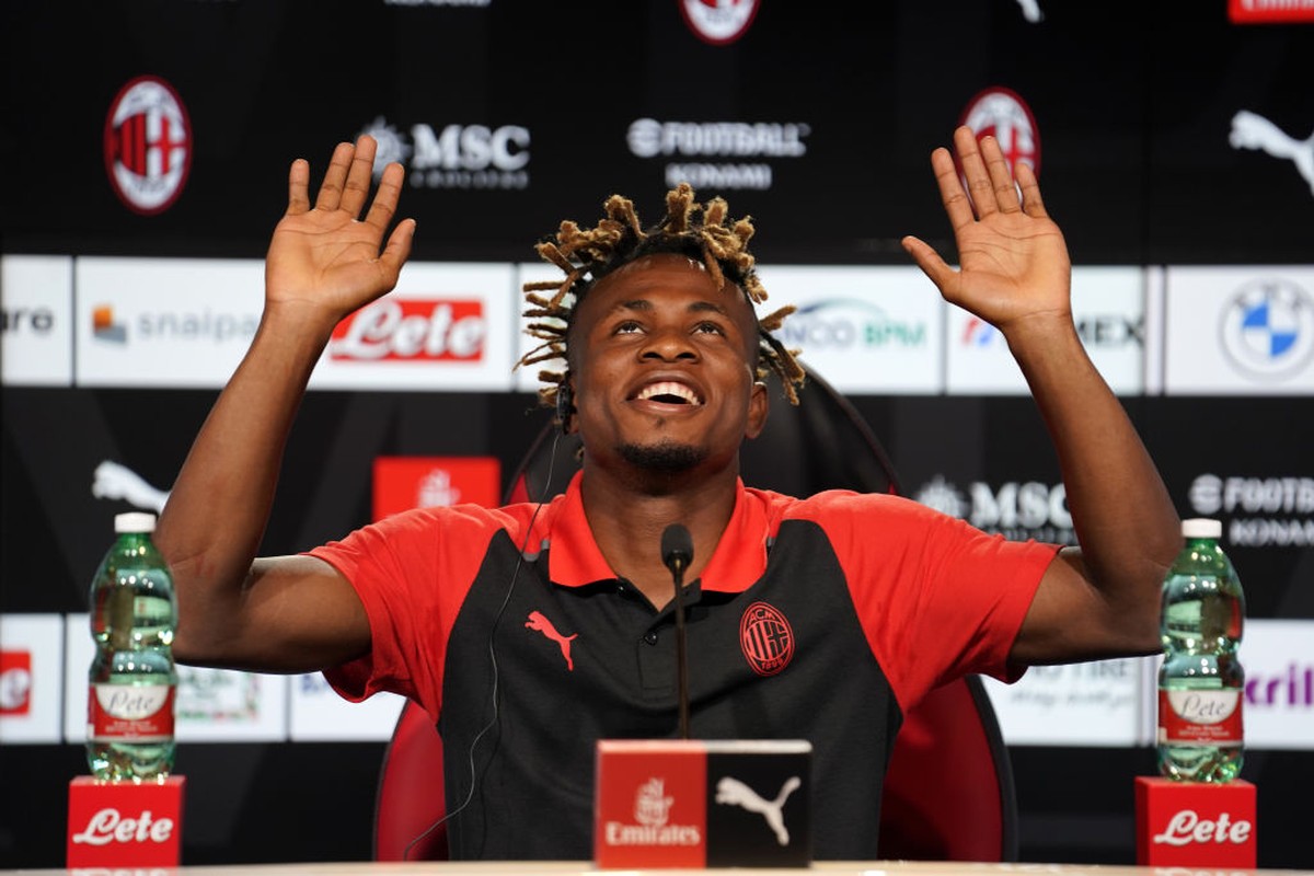Reforço do Milan, Chukwueze cita Kaká: "Era fantástico" | futebol ...