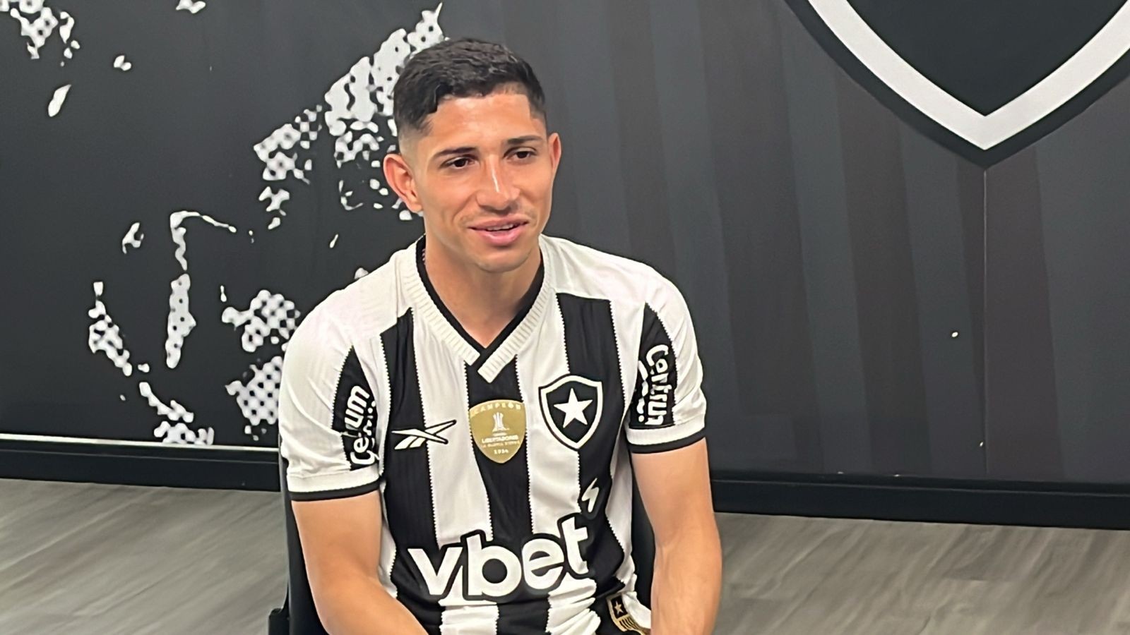Destaque do Botafogo, Savarino exalta clássico valendo título no início ...