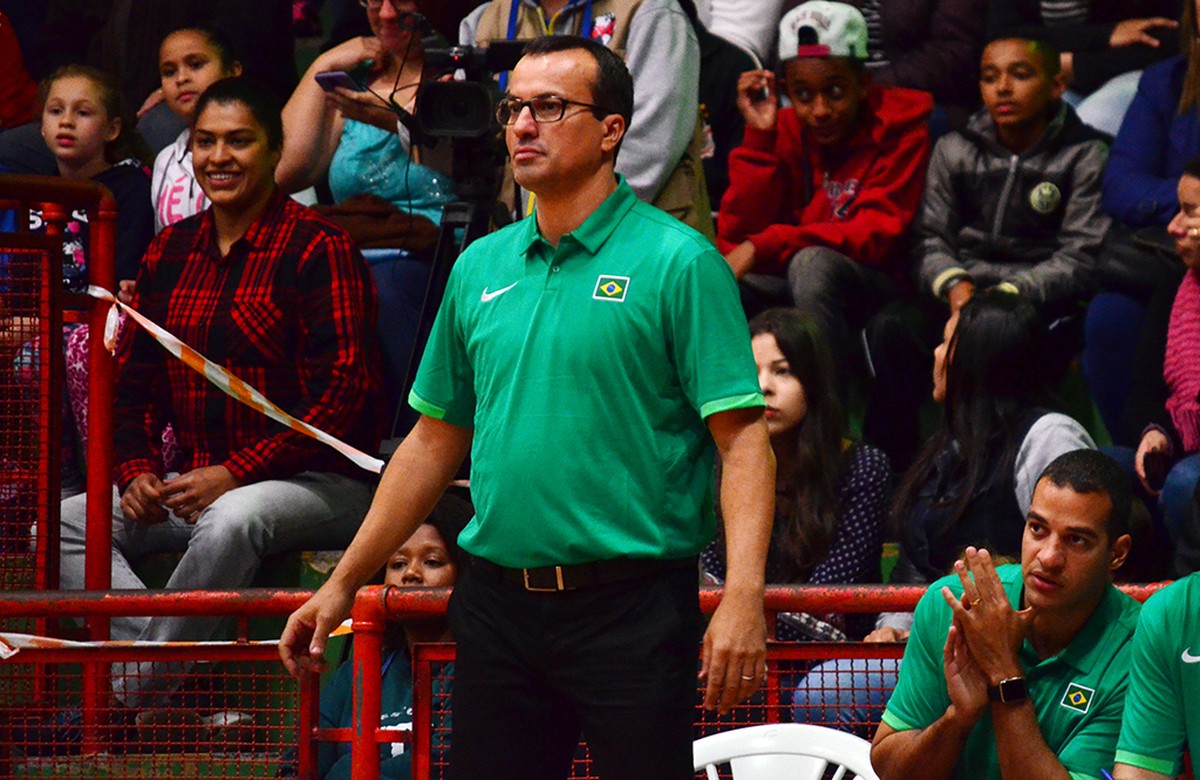 Cesar Guidetti comemora duelo físico contra Camarões: "Queria um jogo ...