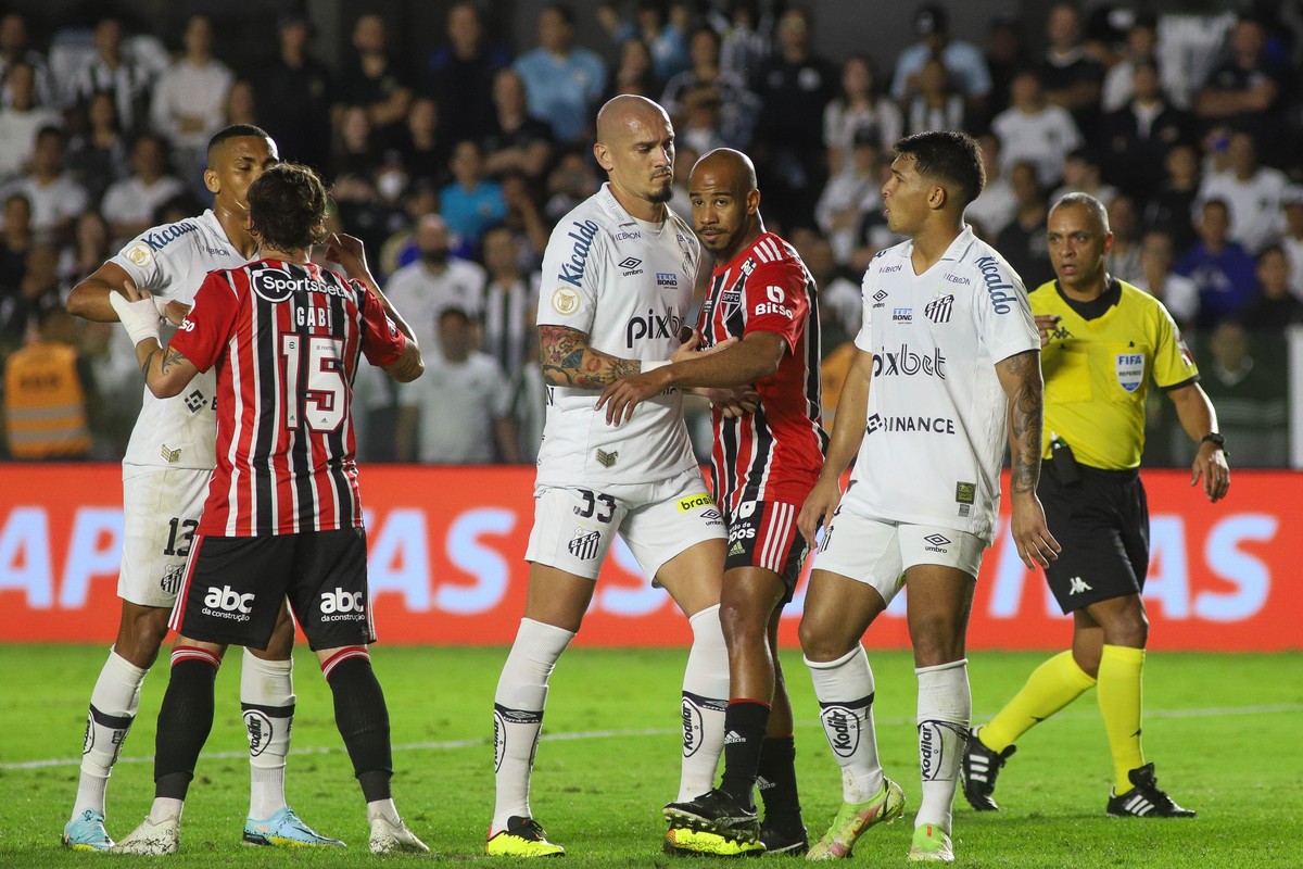 Santos completa um mês de sua última vitória na temporada | santos | ge
