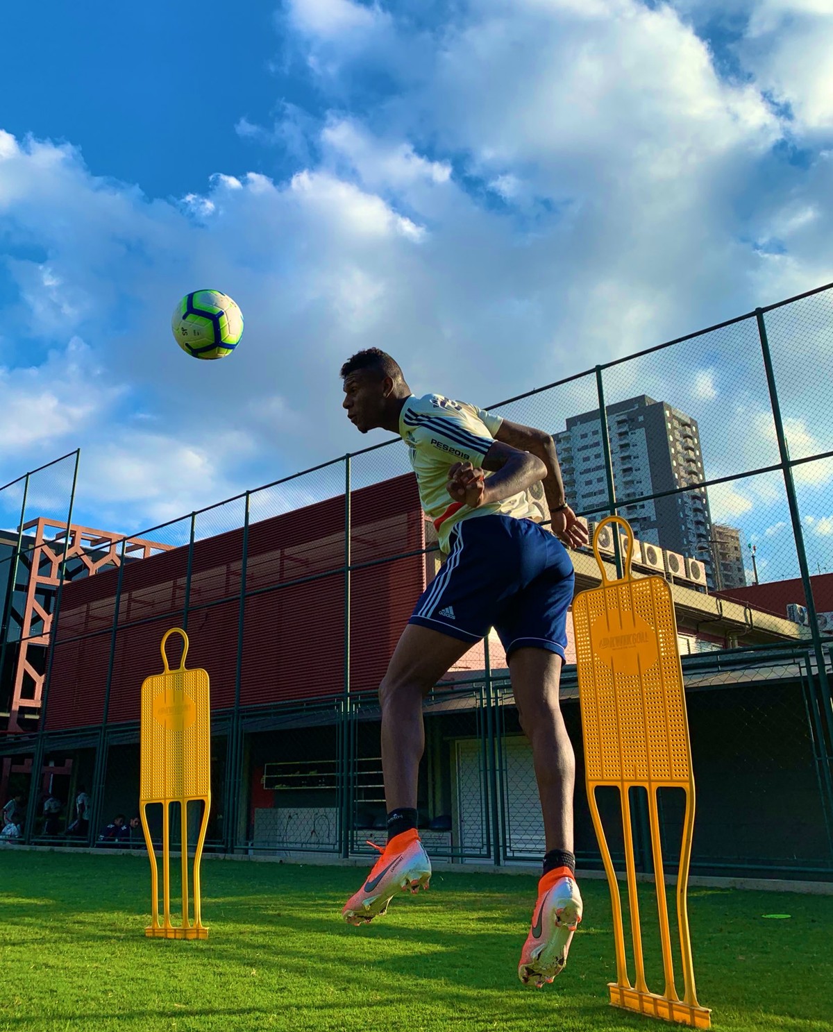 Arboleda se apresenta dia 30 à seleção do Equador e pode fazer só mais ...