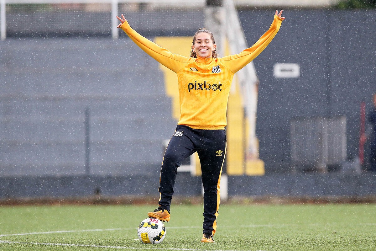 Laura Valverde fala sobre primeira temporada no time principal do ...