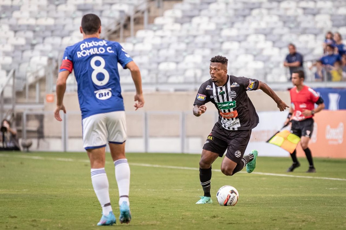 Athletic anuncia volta do lateral-esquerdo Vinícius Silva | athletic club | ge