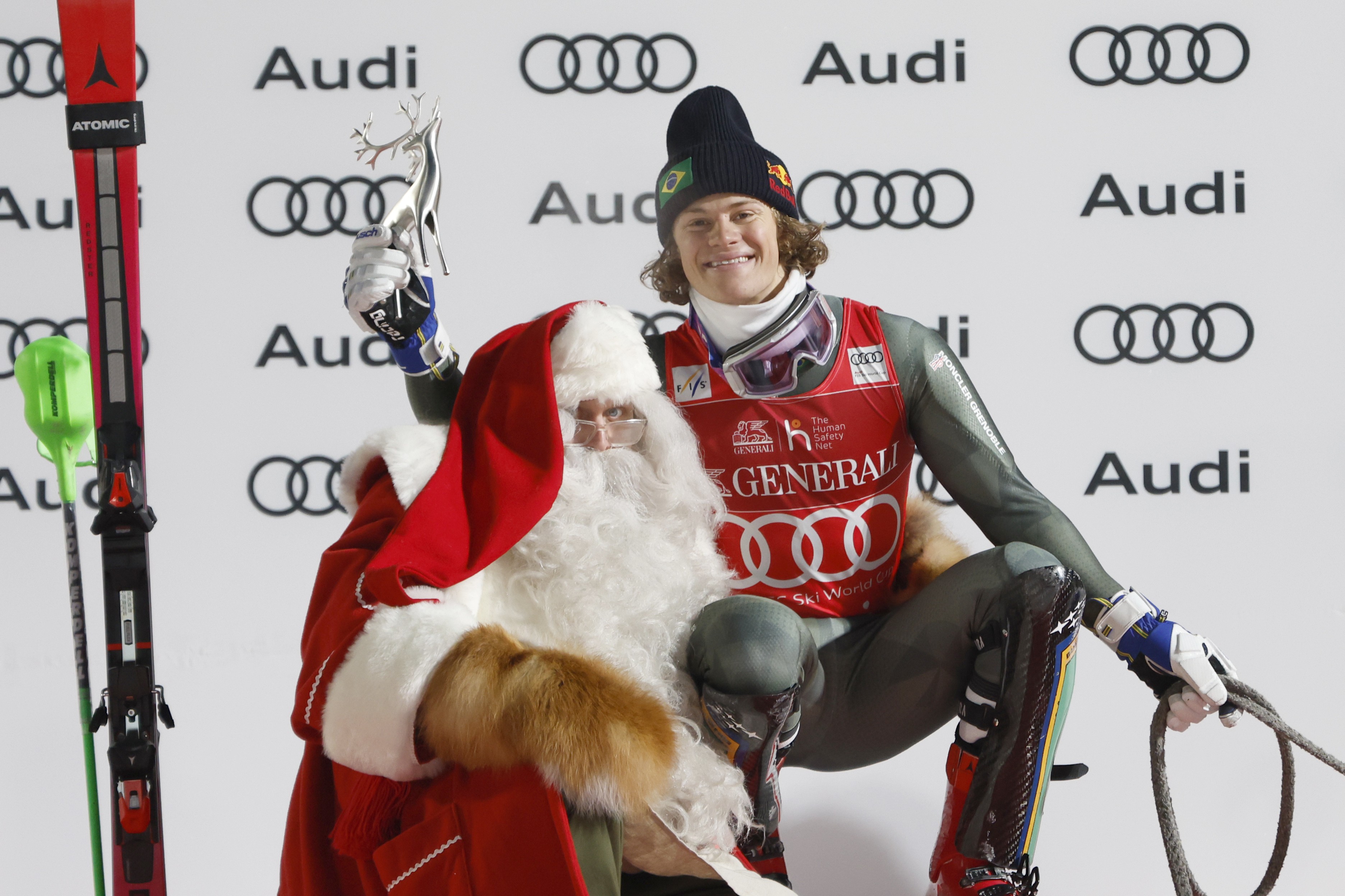 Lucas Pinheiro é campeão em etapa da Copa do Mundo e ganha rena como ...