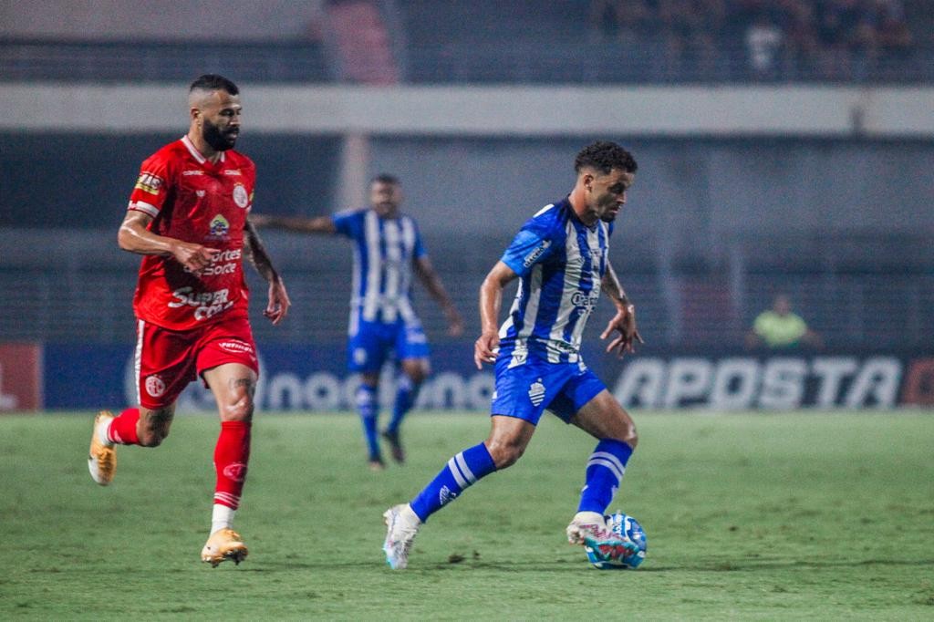 Yago Henrique está fora do jogo do CSA contra o Volta Redonda, e ...