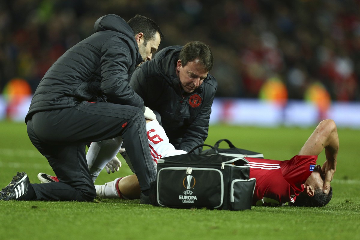 Ibrahimovic deverá perder restante da temporada do United, afirma site ...