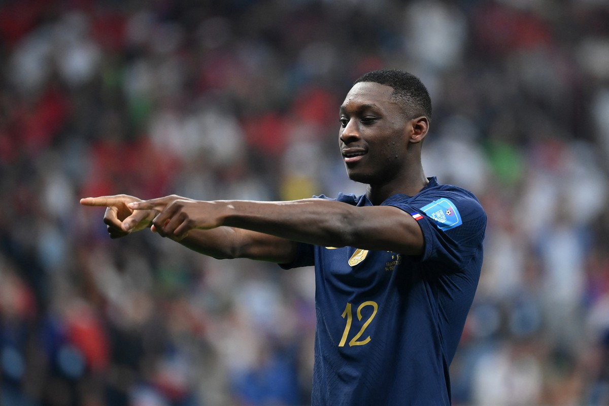 De convocação de última hora a gol na semifinal: Kolo Muani brilha e ...