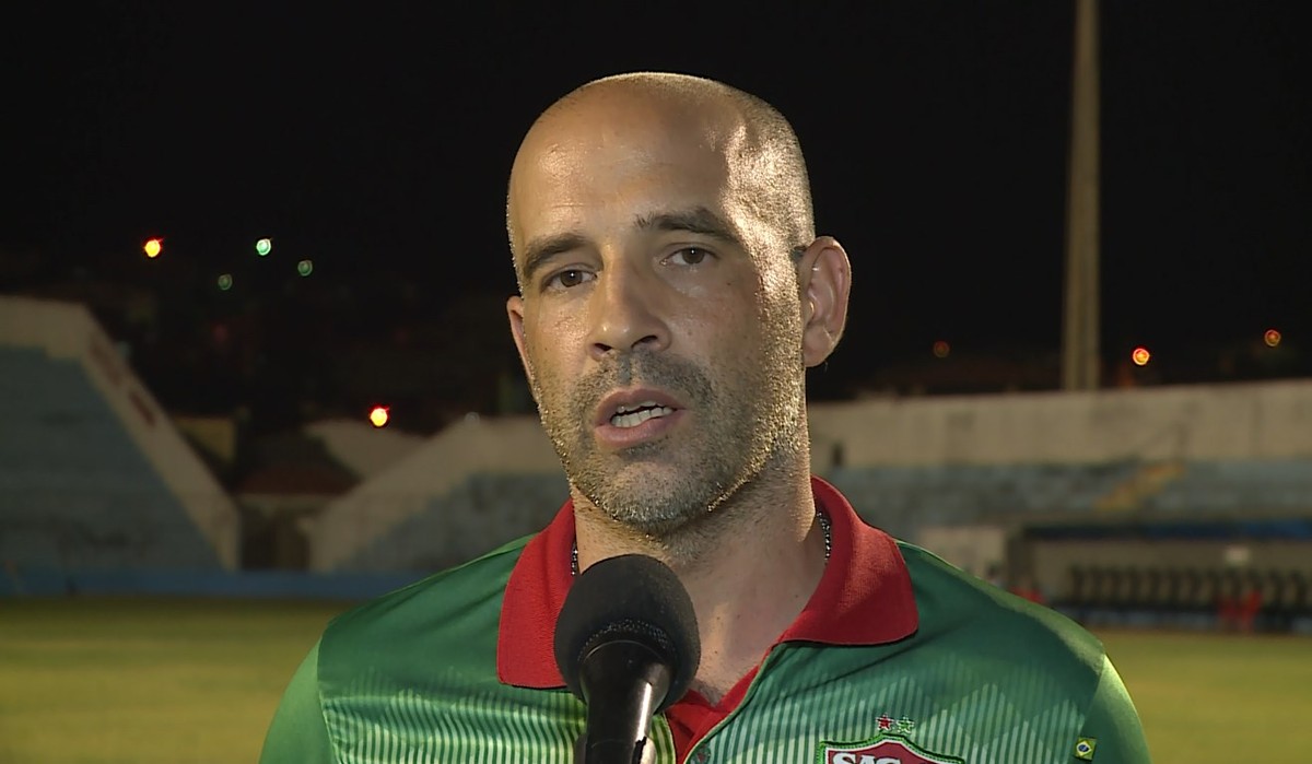 Daniel Neri elogia entrega dos jogadores do Salgueiro na estreia do ...