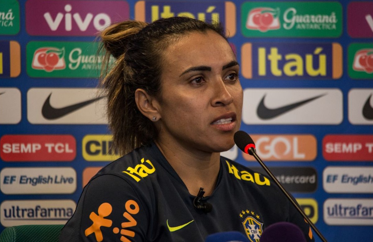 Marta chora ao ''medir'' legado e rechaça pressão por Copa: ''Messi não ...