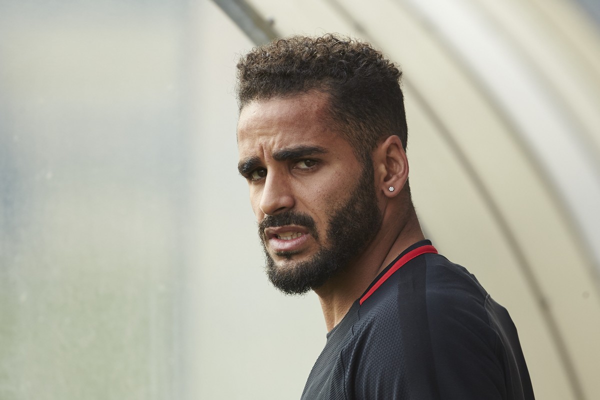 Barça e Benfica não entram em acordo por Douglas, e negócio fica difícil
