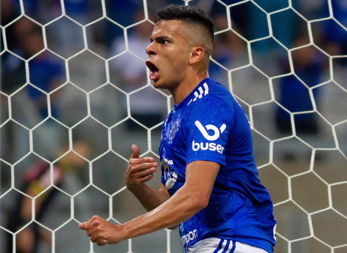 Cruzeiro: Bruno Rodrigues morou em churrascaria, viveu aperto na Europa ...