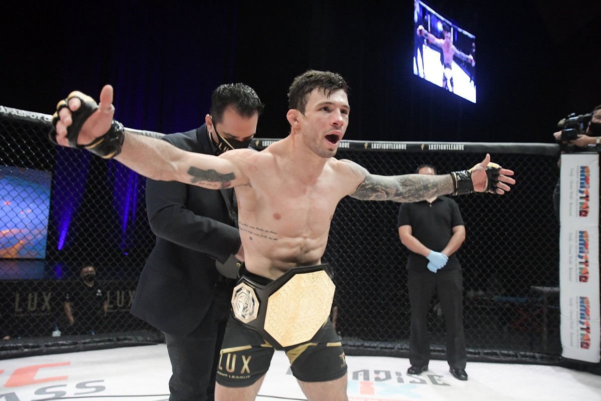 Dividido entre Brasil e México, Alessandro Costa busca contrato no UFC ...