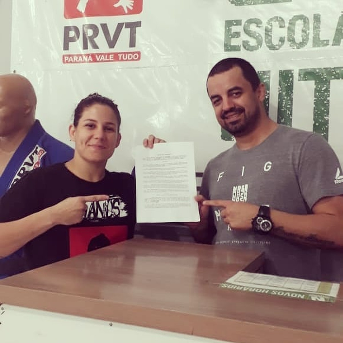 Primeira capixaba a assinar com o UFC, Karol Rosa revela dificuldades ...