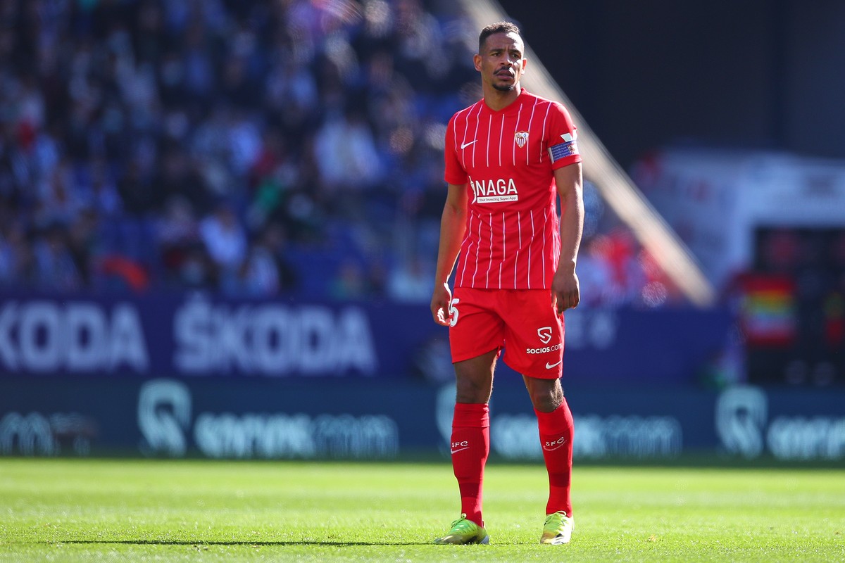 Vasco oferece um ano e meio de contrato e tenta avançar por Fernando ...