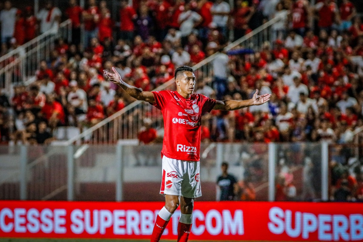 Vila Nova volta a campo quarta-feira contra o CRB; Igor Henrique está fora | vila nova | ge