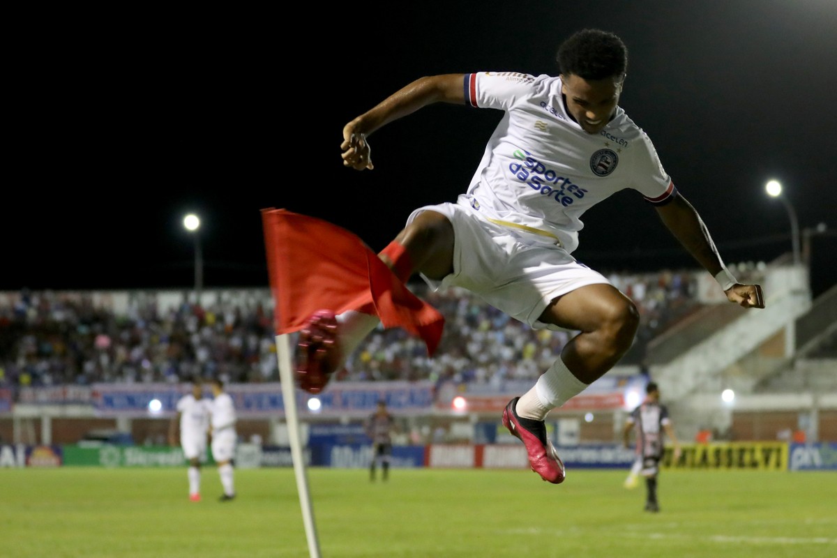 Lesões abrem espaço para jogadores pouco utilizados por Renato Paiva no ...