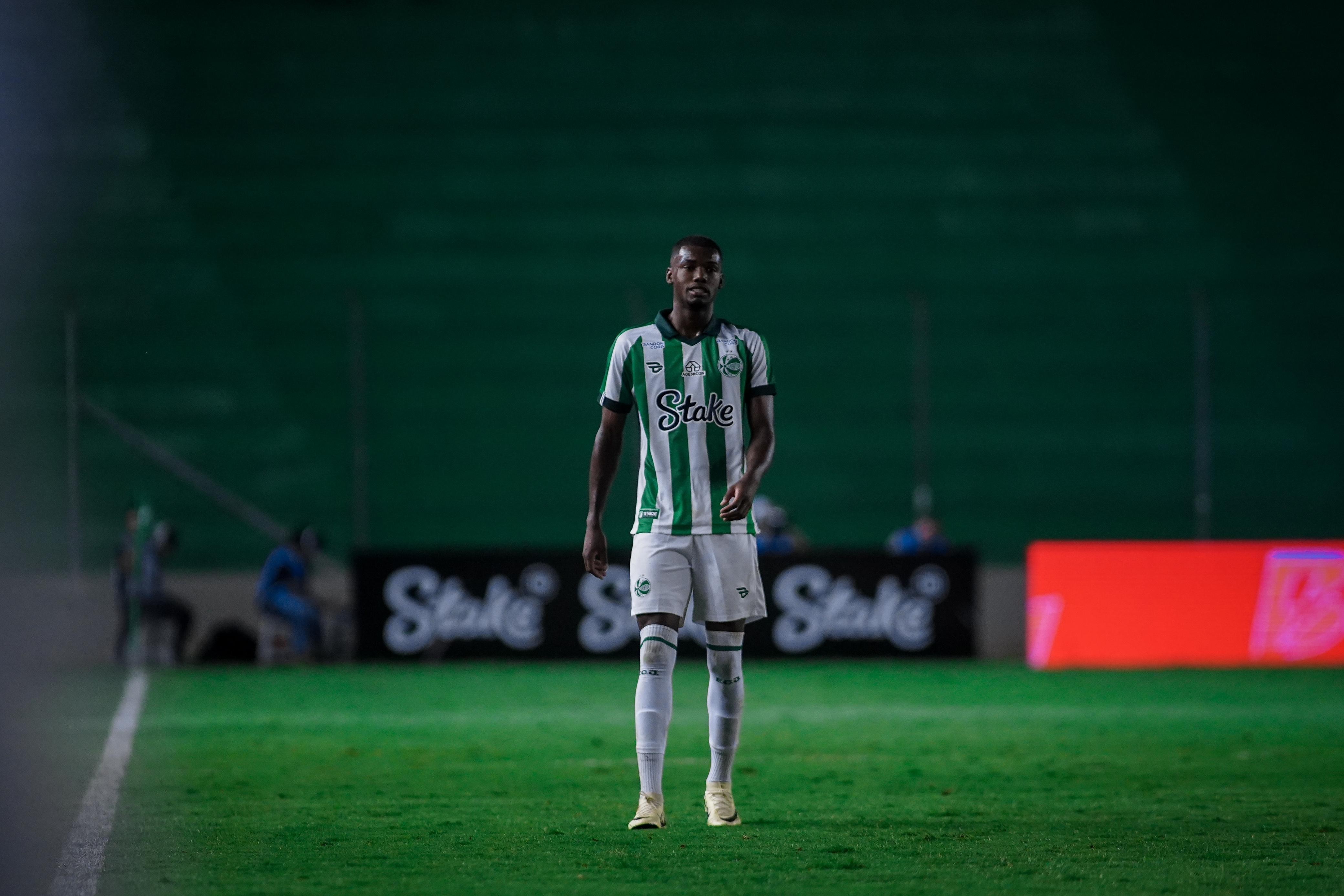 Zagueiro Abner tem lesão confirmada e desfalca o Juventude | Ge