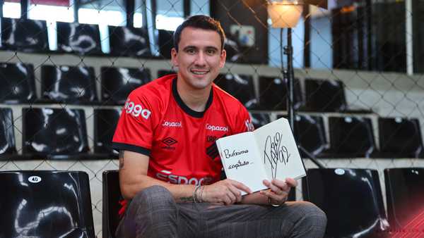 Pablo celebra renovação de contrato e se declara ao Athletico: "Clube ...