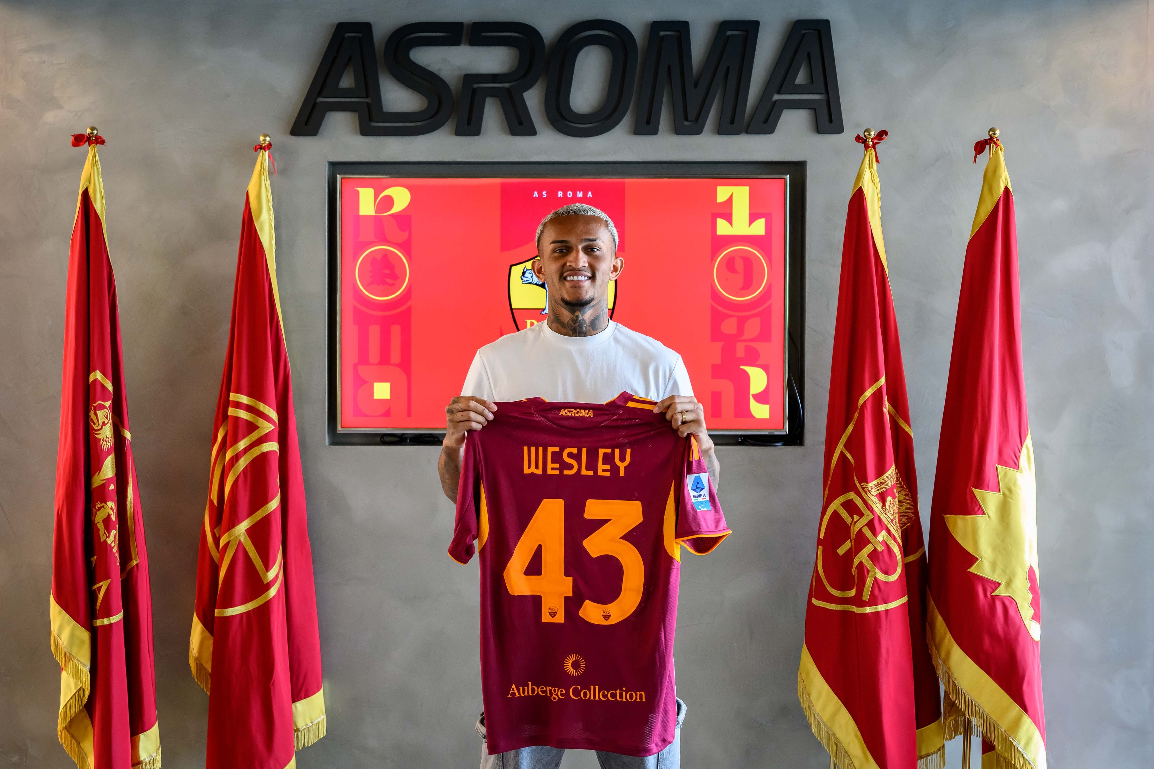 Roma anuncia a contratação do lateral-direito Wesley, agora ex-Flamengo ...