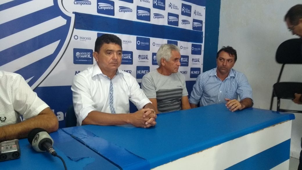 Técnico Flávio Araújo chega ao CSA e declara: "Concretizar vaga na Série B"
