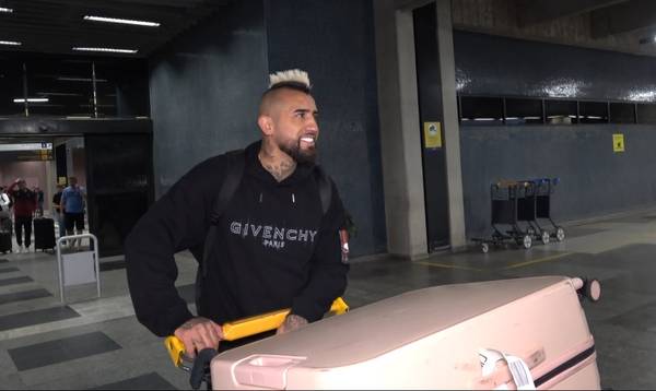 Arturo Vidal volta ao Brasil e se reapresenta ao Athletico em reta ...