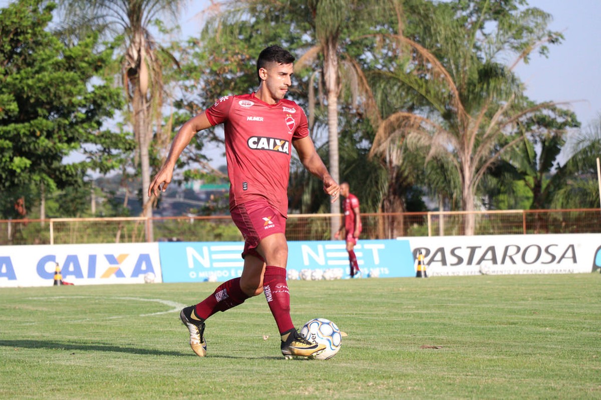 Geovane vê elenco do Vila Nova mais experiente em 2018 e confia em ...