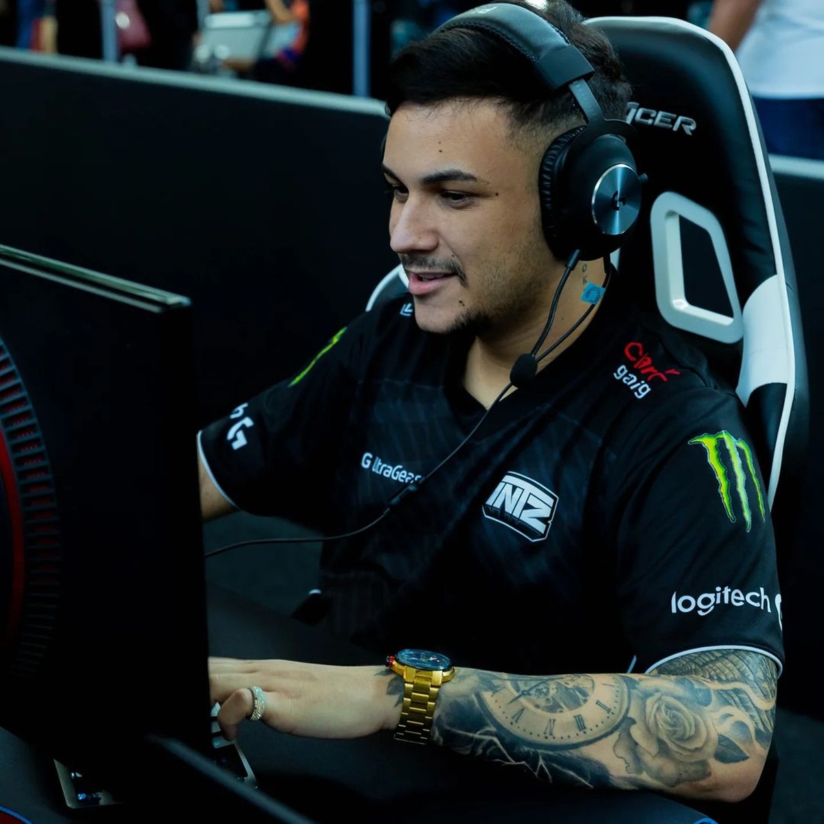 Osteoporose aos 21 anos? Veja caso de gamer e saiba como prevenir ...