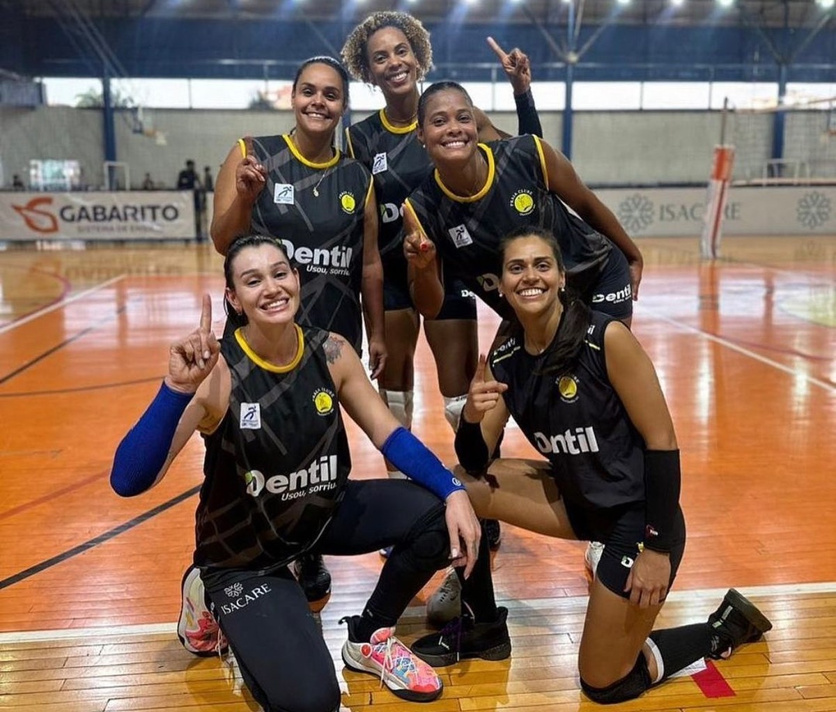 Partiu capital! Praia Clube embarca para Copa Brasília | vôlei | ge
