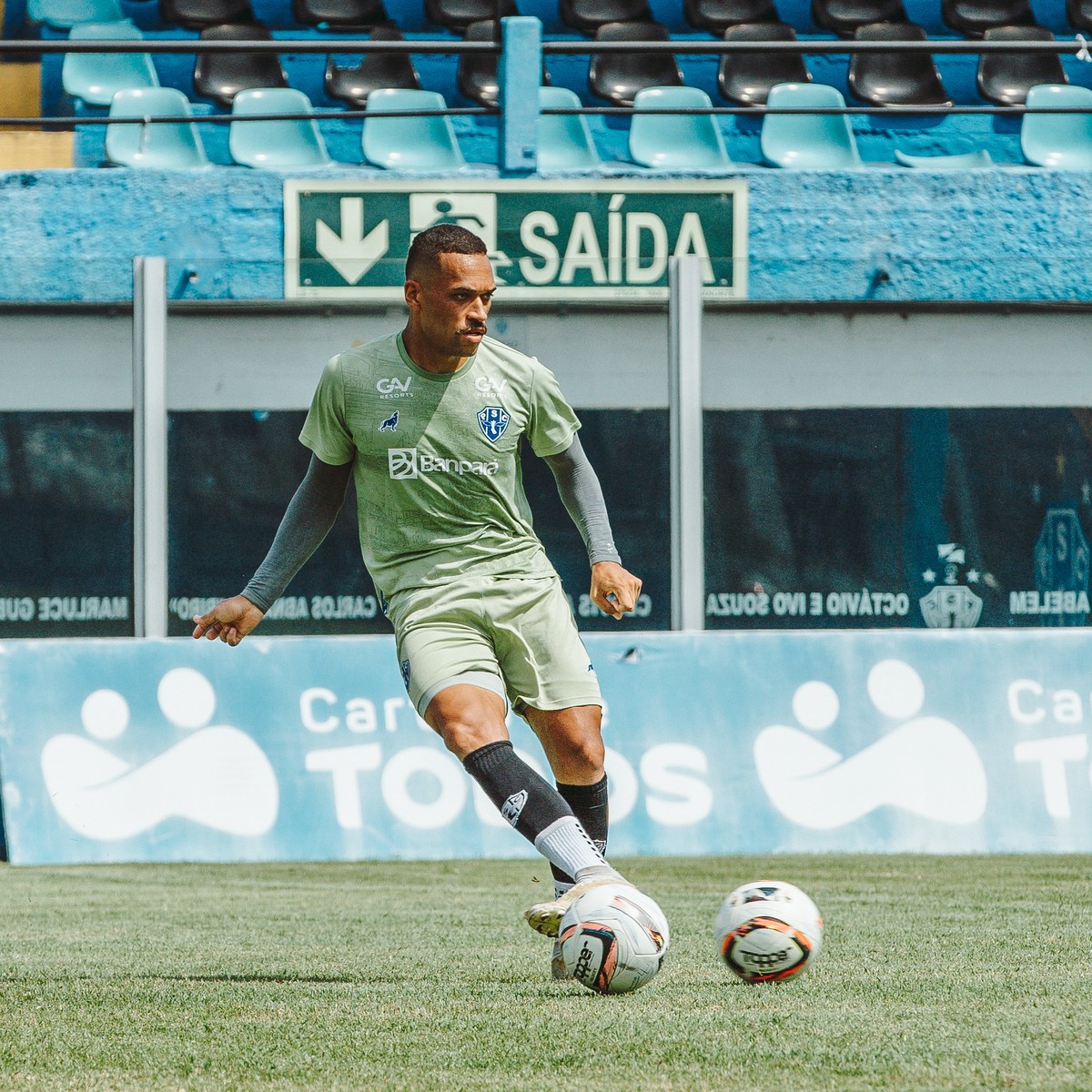 De volta após suspensão, Mikael diz: 