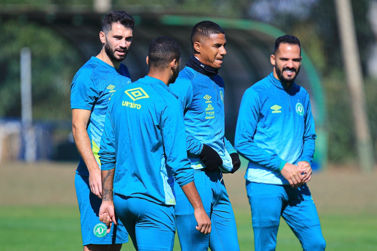 Derlan vê Chapecoense mais forte e pronta para encerrar jejum após ...